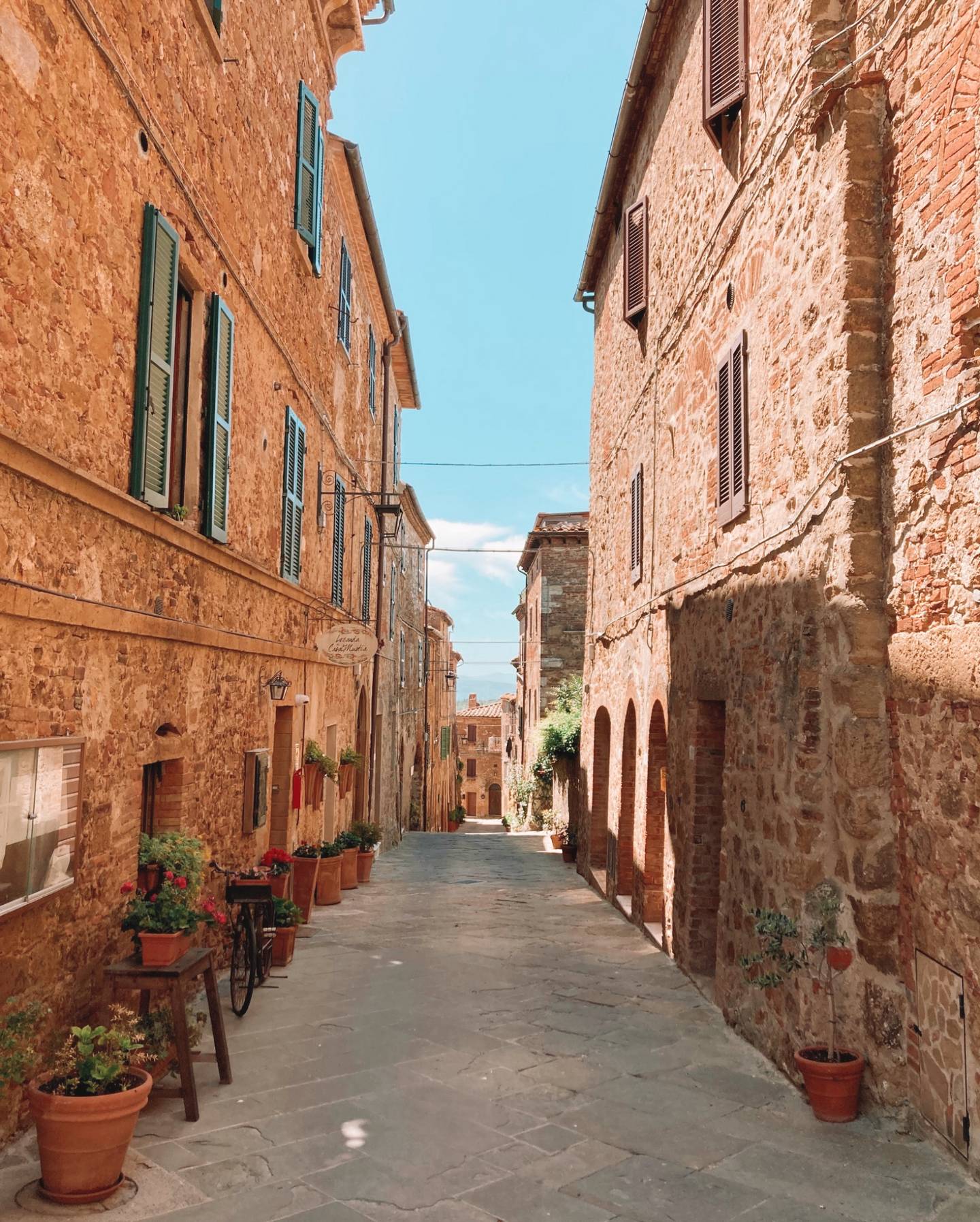 Castelmuzio, cosa vedere nel borgo salotto della Toscana | Borghi Toscana