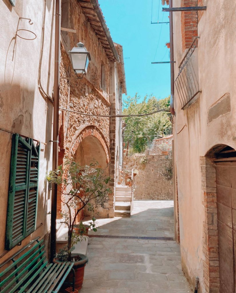 Scansano: cosa vedere e cosa fare in questo borgo in Maremma