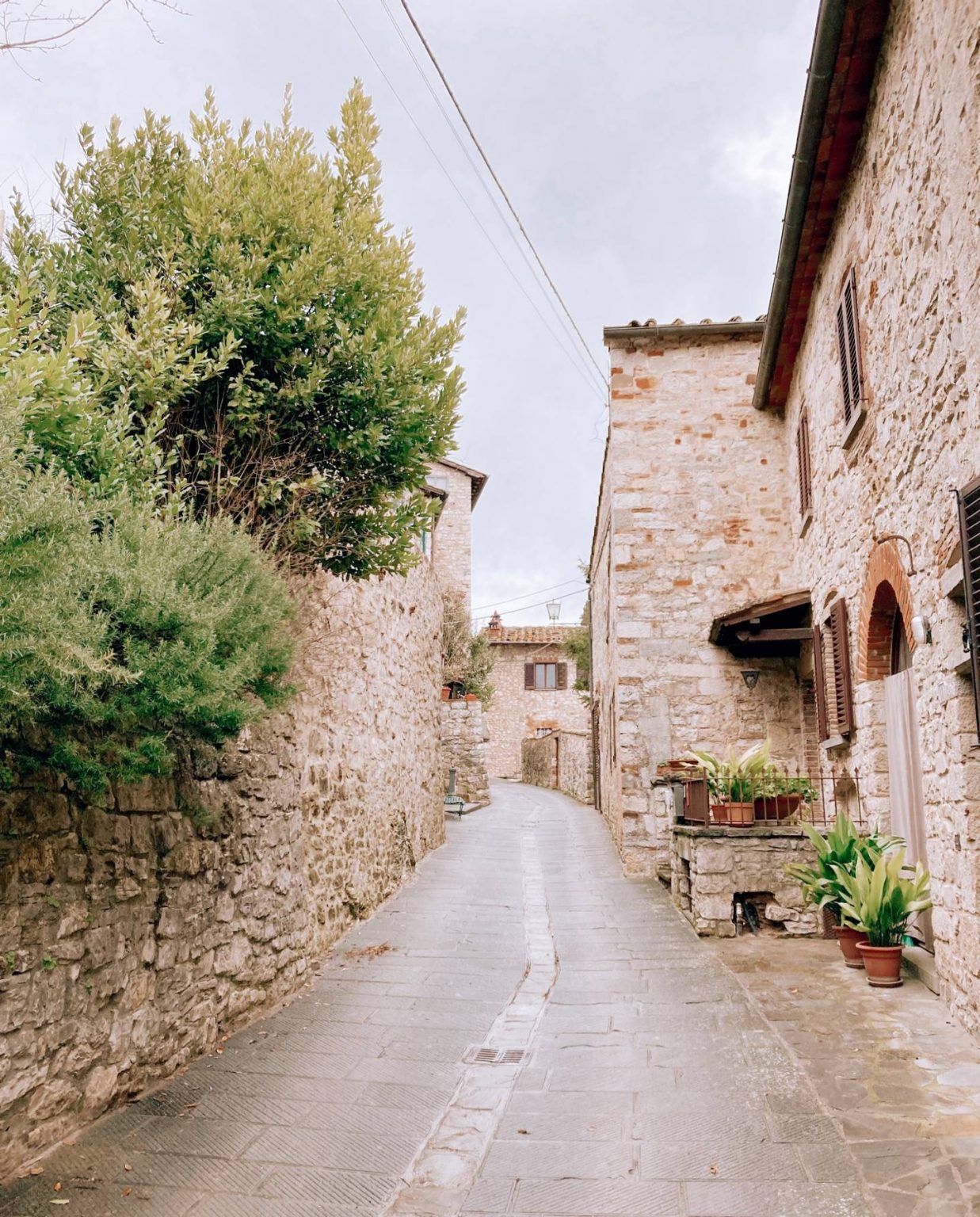 Vertine, cosa vedere e fare in questo piccolo borgo fortificato nel ...