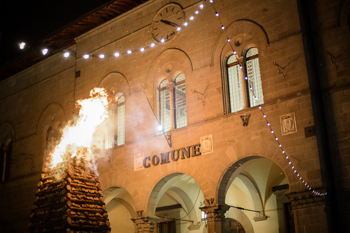 Notte delle fiaccole 2025 di Abbadia San Salvatore | Eventi in Toscana