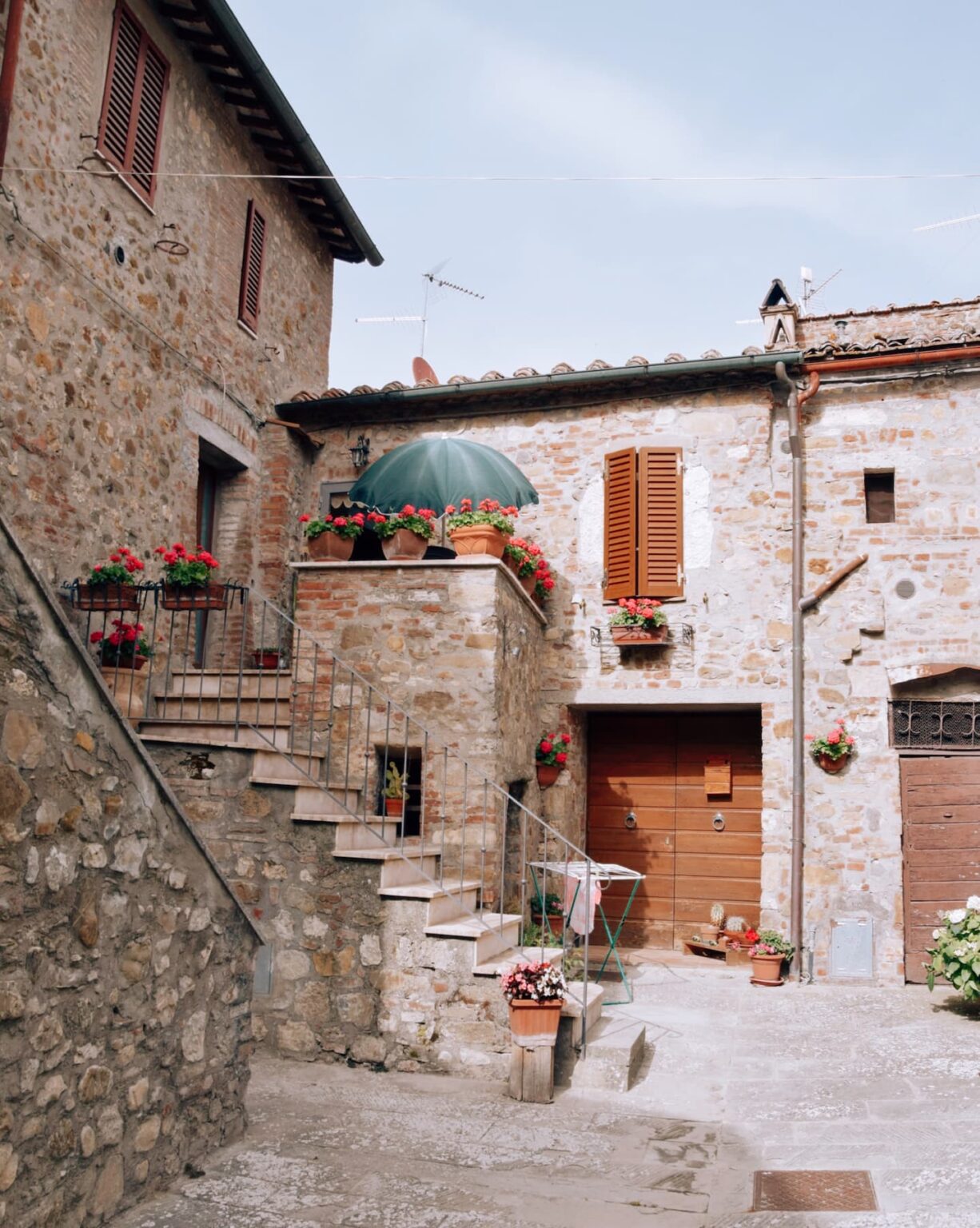 Contignano: cosa vedere e cosa fare in questo bel borgo in Val d'Orcia ...