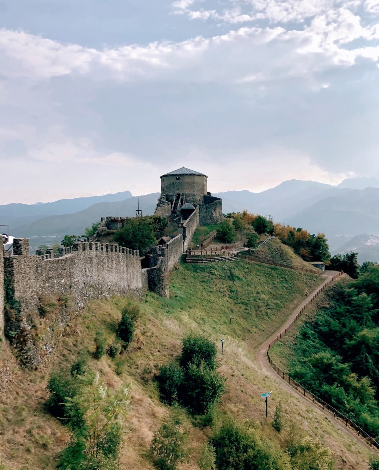 Cosa vedere in Garfagnana: visitare la Fortezza delle Verrucole ...