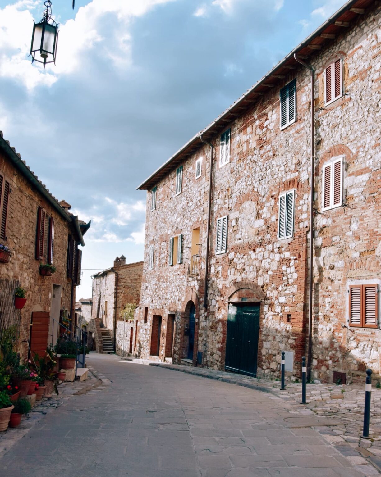 Montefollonico: cosa vedere e cosa fare in questo borgo a cavallo tra ...