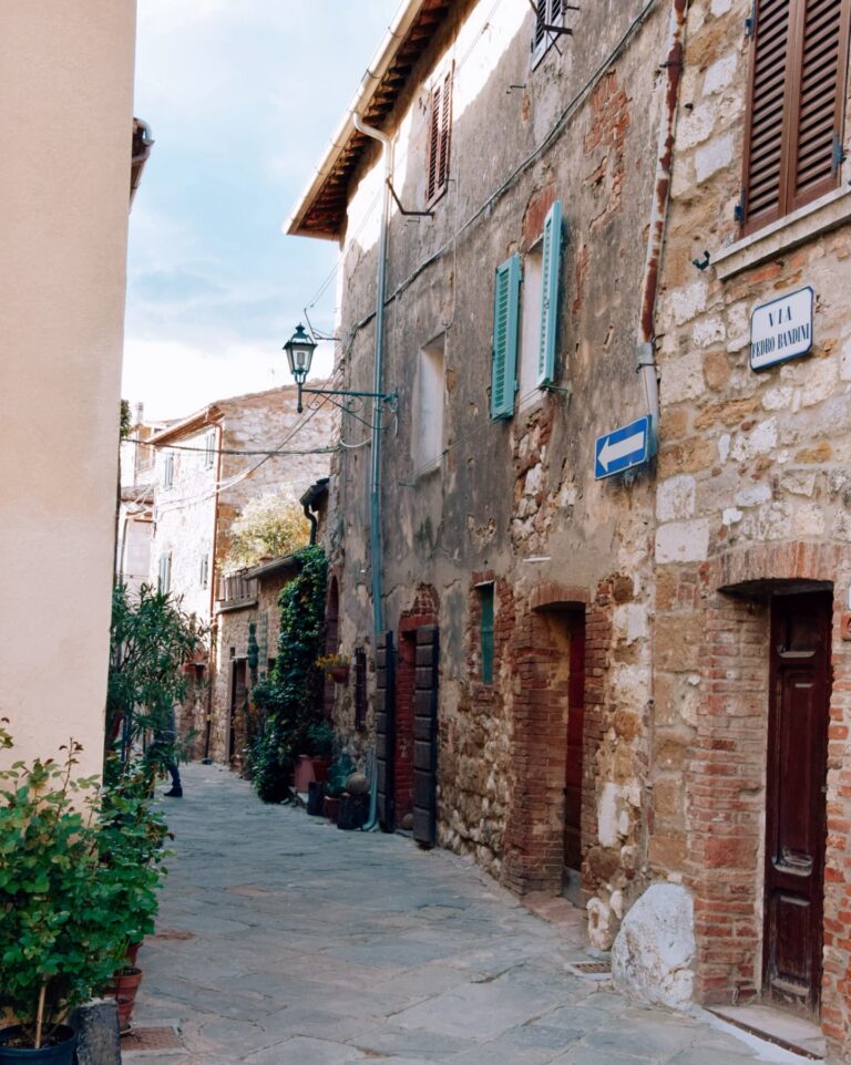 Montefollonico: cosa vedere e cosa fare in questo borgo a cavallo tra ...