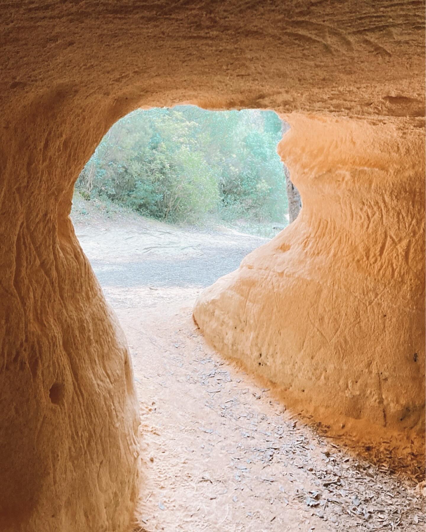 Le grotte gialle di Bibbona: cosa sono e come arrivar | Borghi Toscana